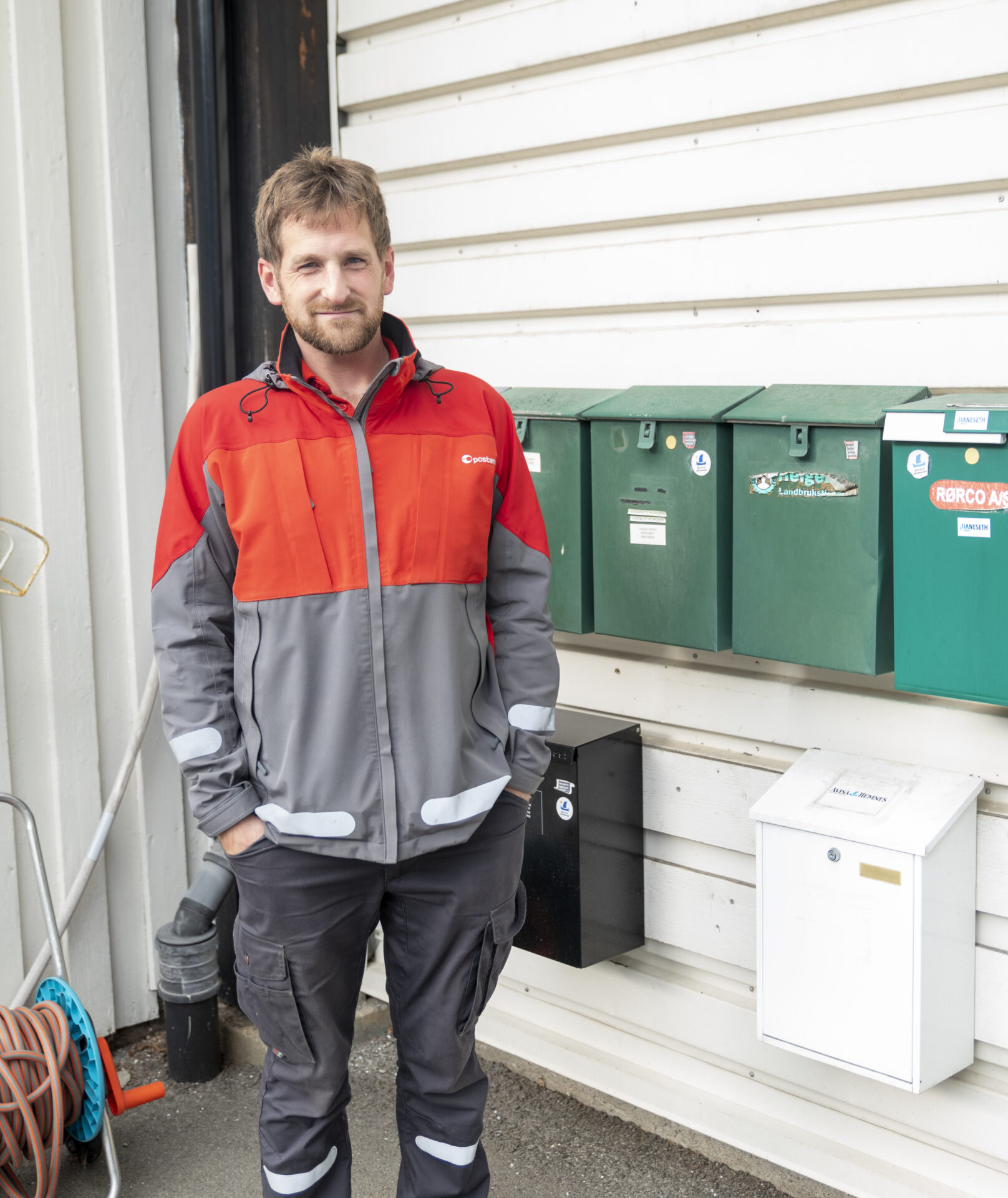 Postmann Nils – med bil, men uten katt – har en oppfordring - Avisa Hemnes